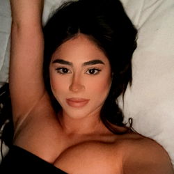 Val 😘 OnlyFans Profile - Captivating Content Unleashed