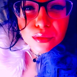 Darcy Delaney: Captivating Content from the Depths of Winter Harbor, Maine