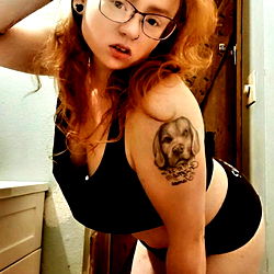 GingerSnap's OnlyFans Catalogue: A Tattooed Redhead with a Sparking Personality!